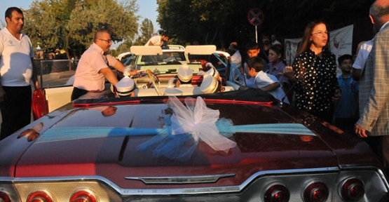 Sevgi Evi Çocuklarına dört dörtlük sünnet şöleni